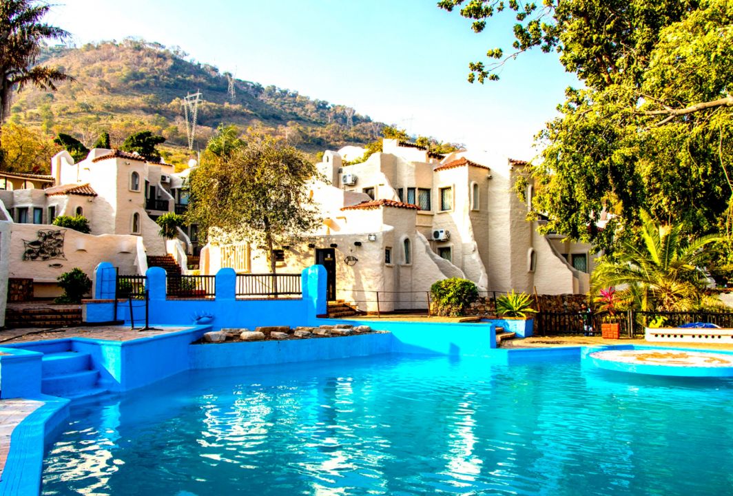 Caribbea Bay Resort - Hotel - Kariba, Mashonaland, Zimbabwe