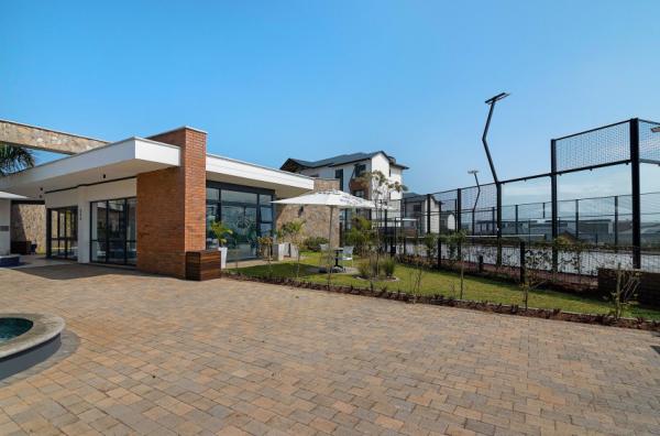 Accommodation near Netcare Alberlito Hospital