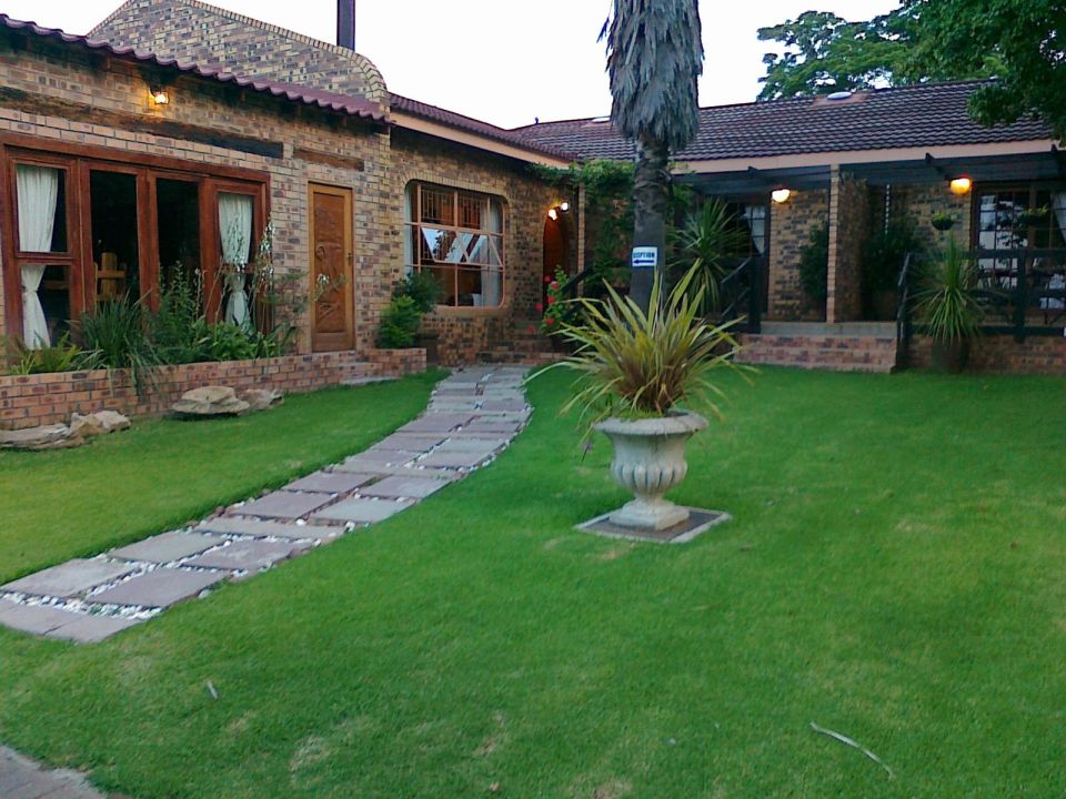 Khokha Moya Guesthouse - Bed & Breakfast and Guesthouse - Ermelo