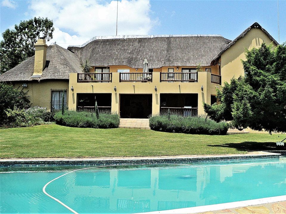 Blue Hills Lodge - Bed & Breakfast - Kyalami Midrand, Gauteng
