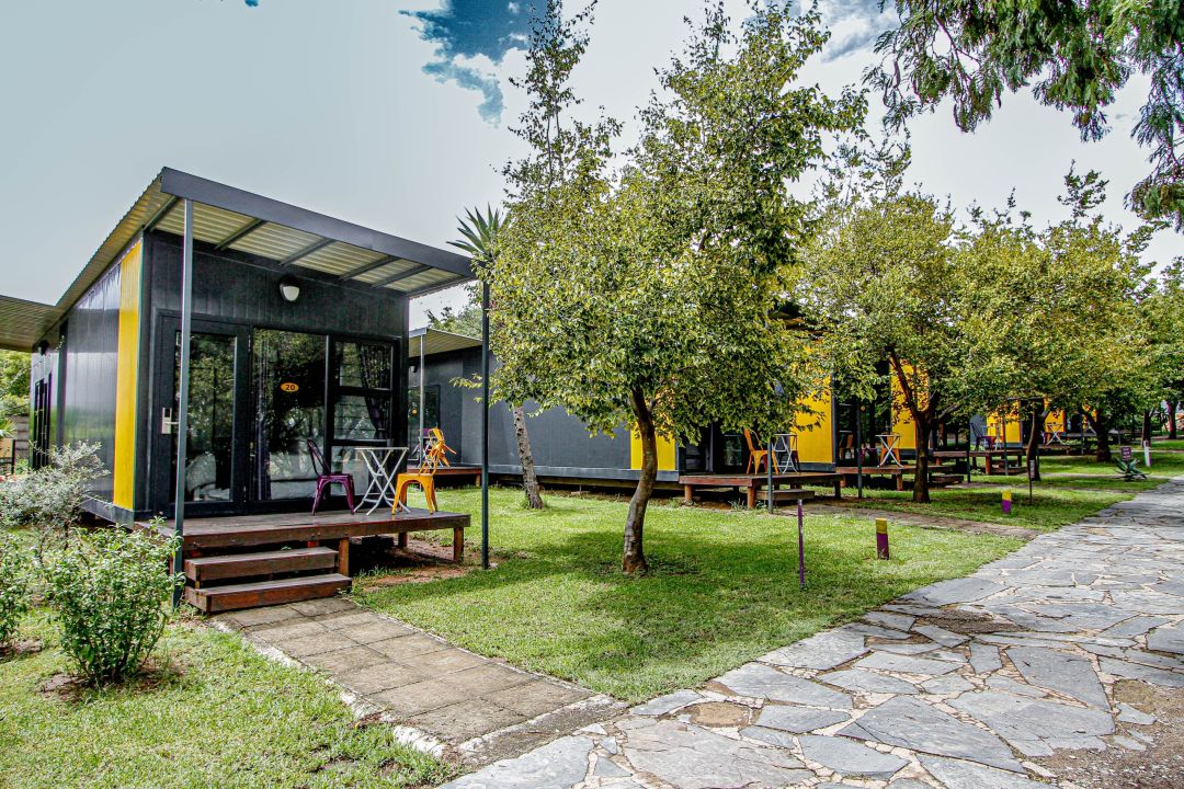 SleepOver Lanseria - Hotel - Lanseria, Gauteng, South Africa