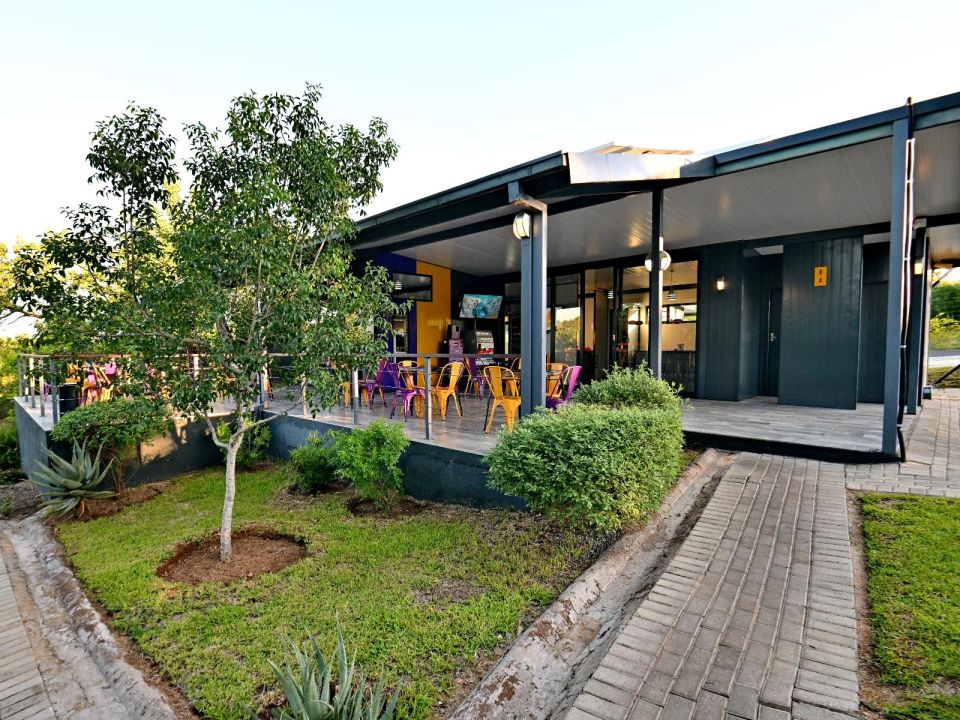 SleepOver Kruger Gate - Hotel Hazyview, Mpumalanga