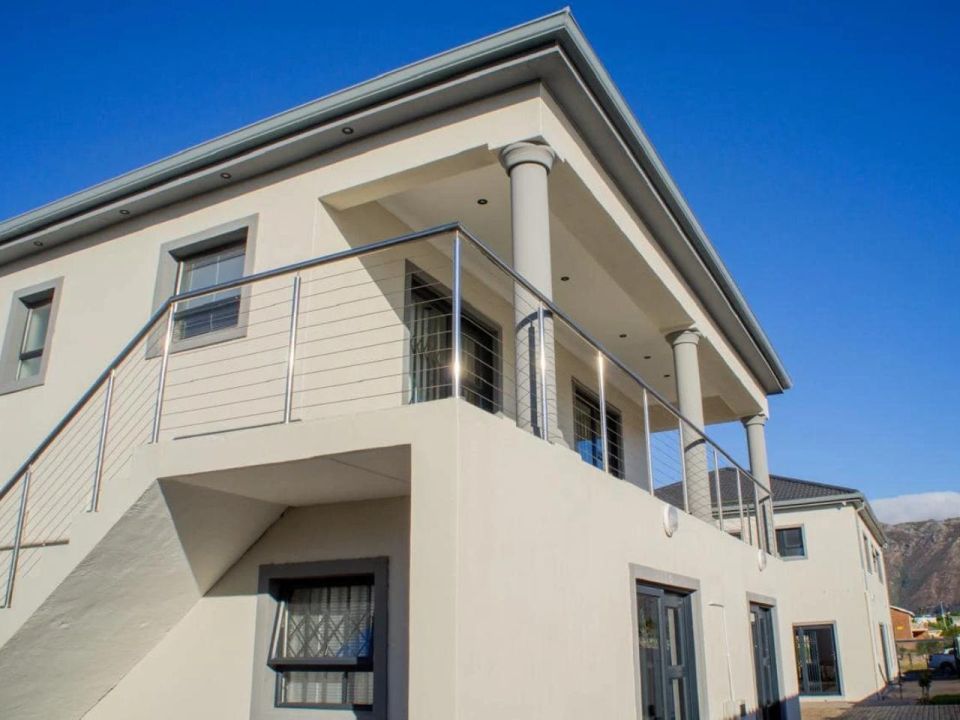 Bokwe Guesthouse - Gordons Bay