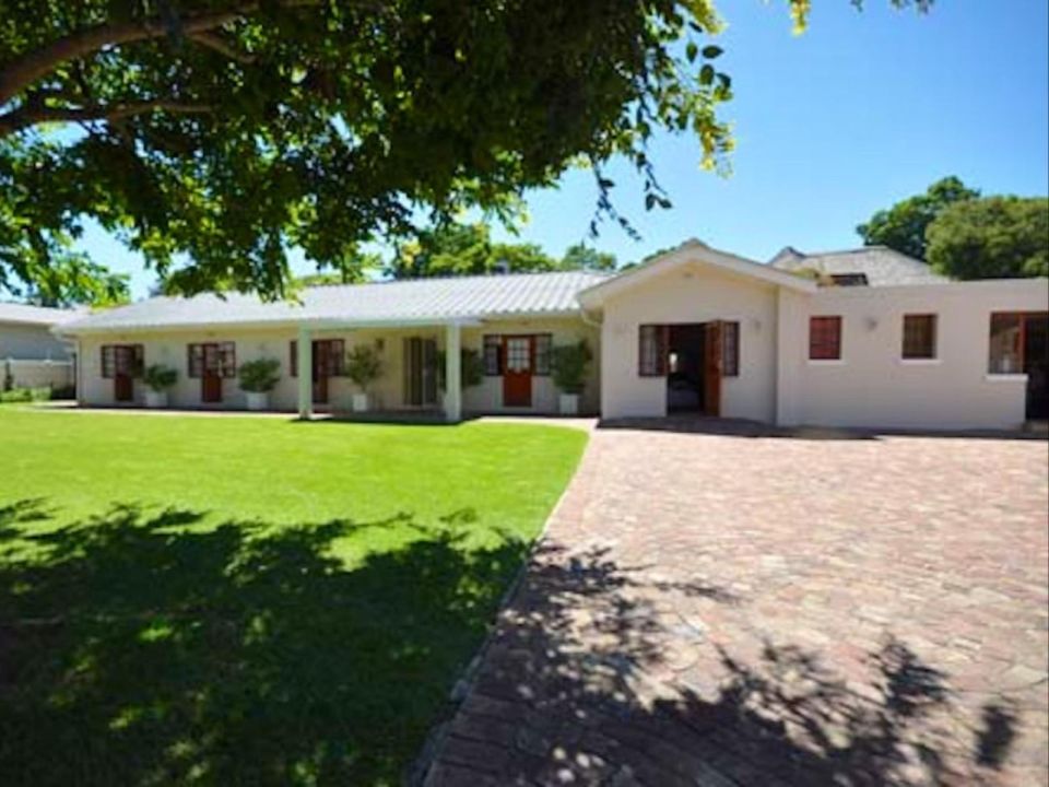 Colonel Graham Guest House - Grahamstown